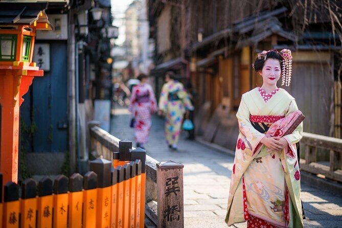 Kyoto 4 hr Gion Private Guided Tour & Maiko or Geisha Dinner - A Deep Dive Into the Kyoto 4-Hour Gion Tour & Maiko Dinner