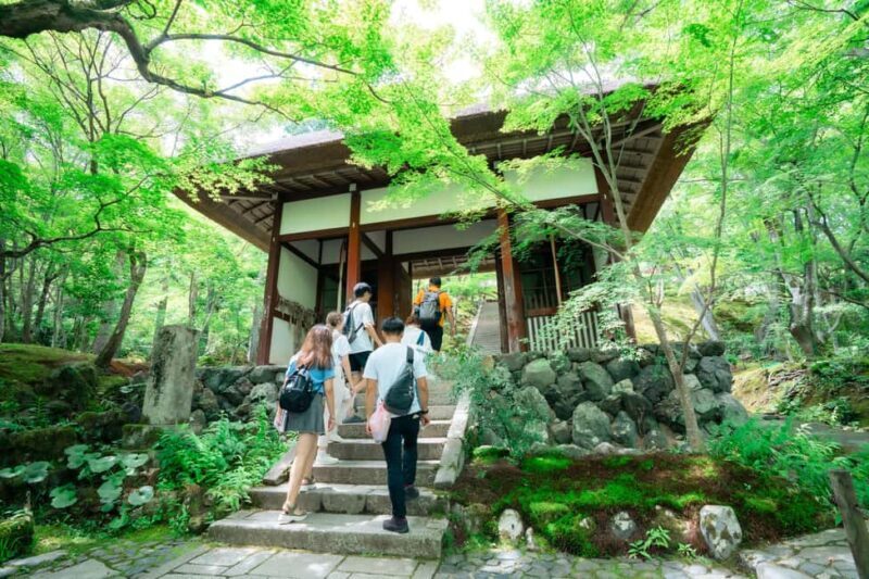 Kyoto Arashiyama tour: Iconic Sights and Hidden Treasures - An In-Depth Look at the Kyoto Arashiyama Tour