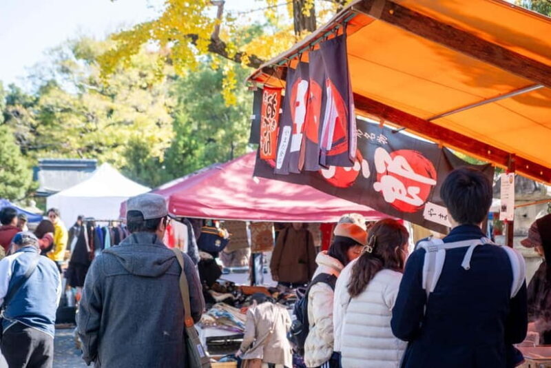 Kyoto: Chat & Treasure Hunt at To-ji Flea Market with Locals - Exploring Kyoto’s Flea Markets and Temples