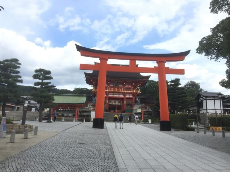 Kyoto: Fushimi Inari Shrine and Mount Inari Guided Tour - Key Points