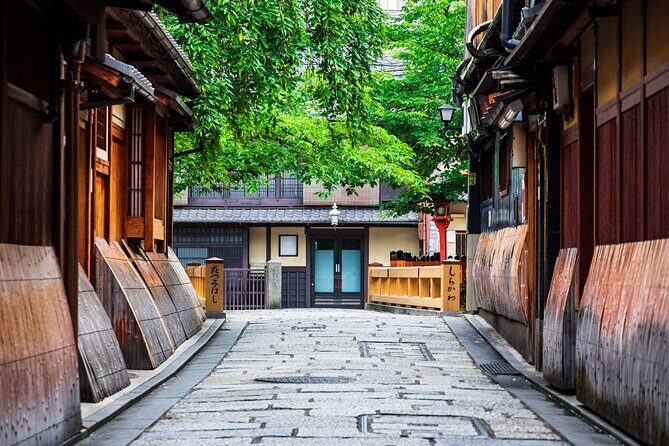 Kyoto Geisha District Walking Tour in Gion - Authentic Experiences and Guest Feedback