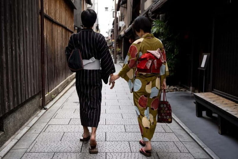 Kyoto: Gion Morning/Night Walking Tour - Key Points