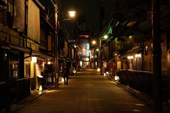 Kyoto: Gion Night Walking Tour with Geisha Insight - Exploring Kyoto’s Night Scene: What the Tour Offers
