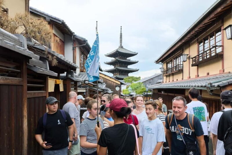Kyoto: Gion Walking Tour for First-Time Visitors - What to Expect: Day of the Tour