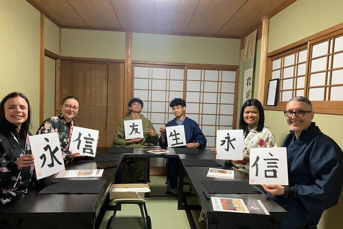 Kyoto: Japanese Calligraphy Class in 150 years old townhouse - Key Points