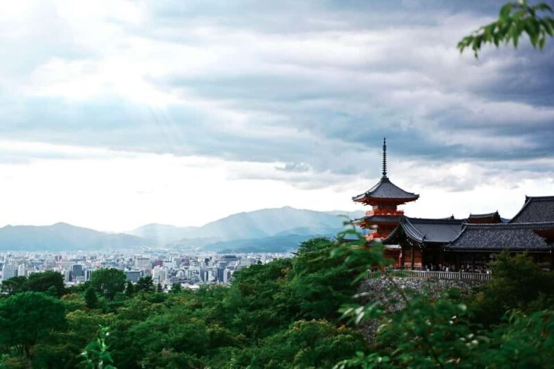 Kyoto: Kimono Rental with Hairstyling and Makeup - FAQ