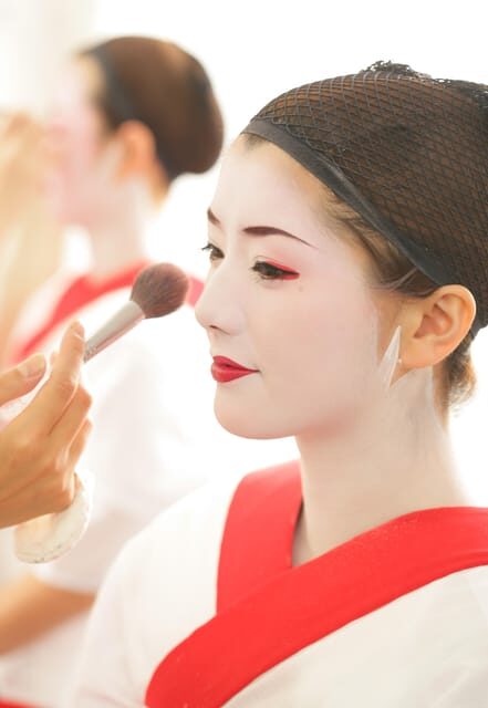 Kyoto: Maiko Makeover and Photoshoot Experience - The Experience in Detail