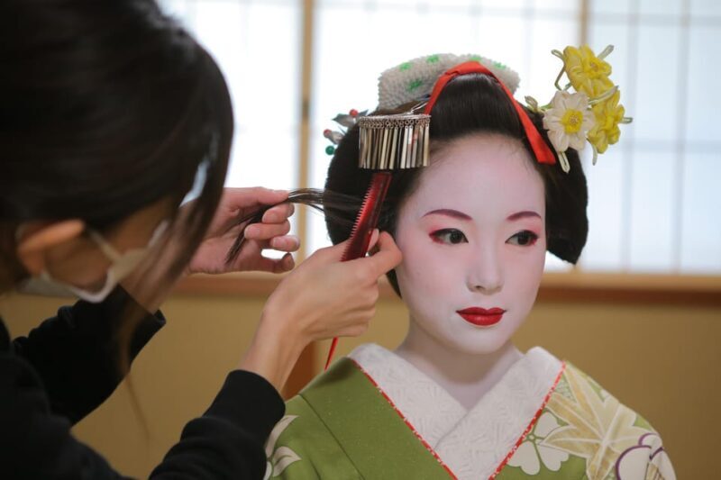 Kyoto: Maiko Makeover and Photoshoot Experience - The Sum Up