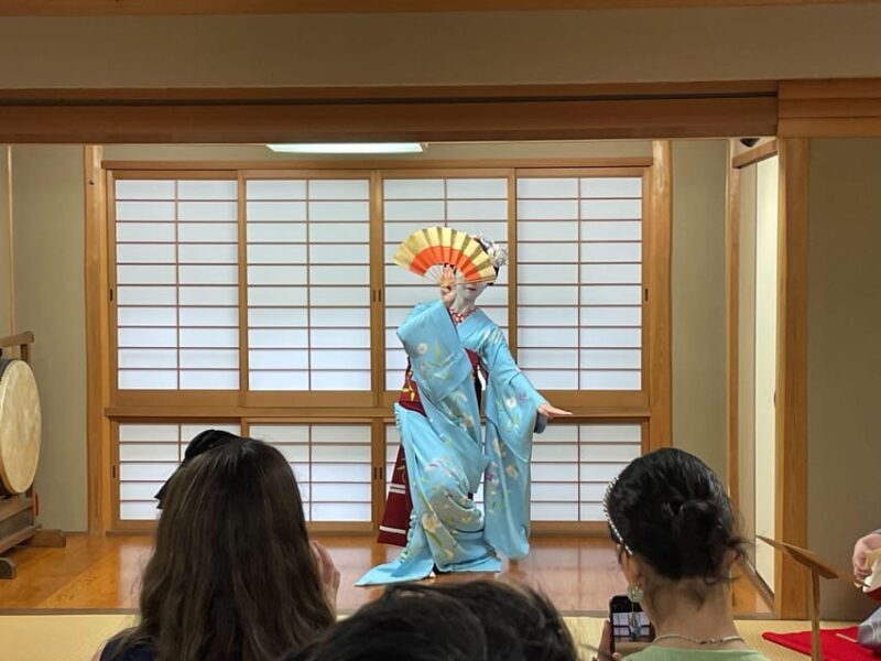 Kyoto: Meet the Geisha Maiko with Gion Walking Tour - Key Points