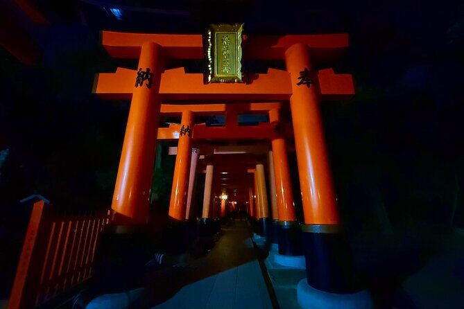 Kyoto Night Walk in Fushimi Inari with 4 Gion Area Highlights - Visiting Yasaka Shrine