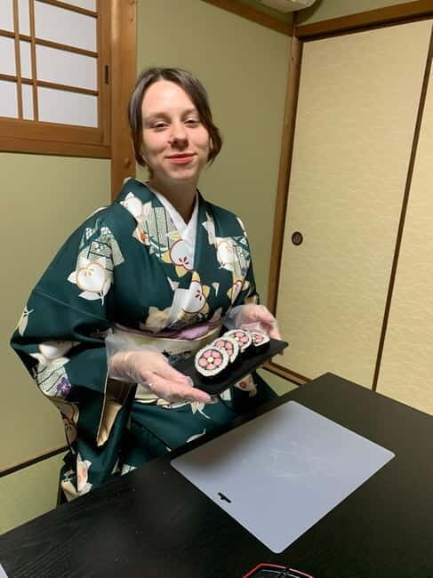 Kyoto Ninenzaka: The Art of Kazarimaki Sushi Rolls Class - Key Points
