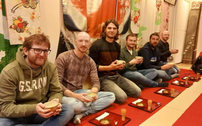 Kyoto: Nishiki Market Tea Ceremony with Koto Performance - Key Points