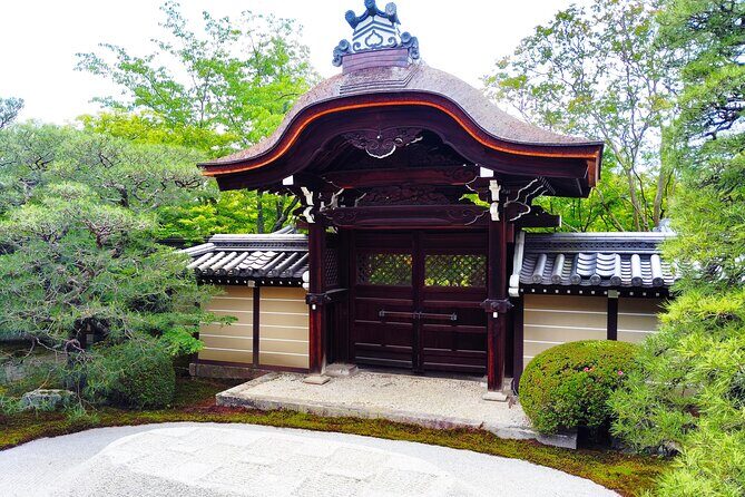 Kyoto: Serene Stroll Through Eikandos Timeless Temple Paths - Who Should Consider This Tour?