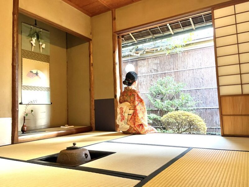Kyoto style Machiya: Maiko Happy Hour! - Key Points