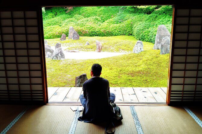 Kyoto: Tofuku-ji Temple and Komyo-in Guided Walking Tour - Key Points