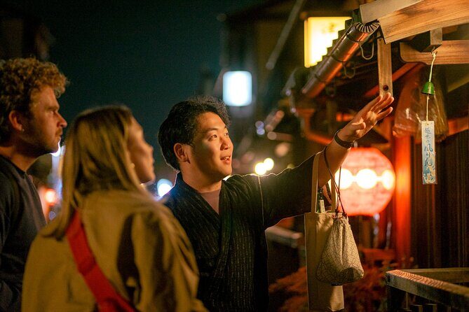Kyotos Best Sake-in-Hand Evening Walk Tour in Gion and Yasaka - Practical Details and Value