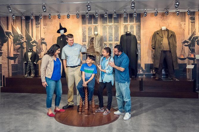 LA: Celebrity Homes & Warner Bros. Studio Hollywood Package - Introduction: Hollywood from a Fan’s Perspective