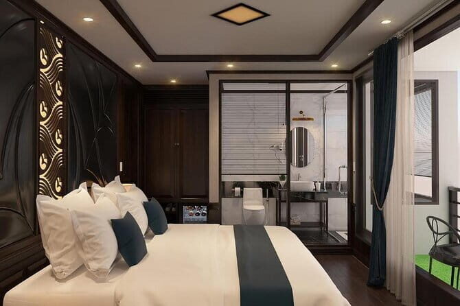 La Charm Cruise 3 Days from Hanoi - Day 2: Active Exploration and More Scenic Sights