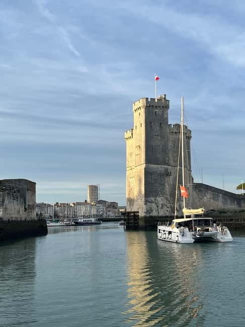 La Flotte en Ré - 5H30 Sailing Catamaran Long Cruise - Key Points