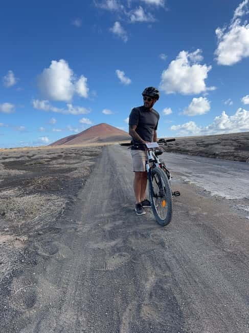 LA GRACIOSA: Bike rental MOUNTAIN BIKES - Key Points