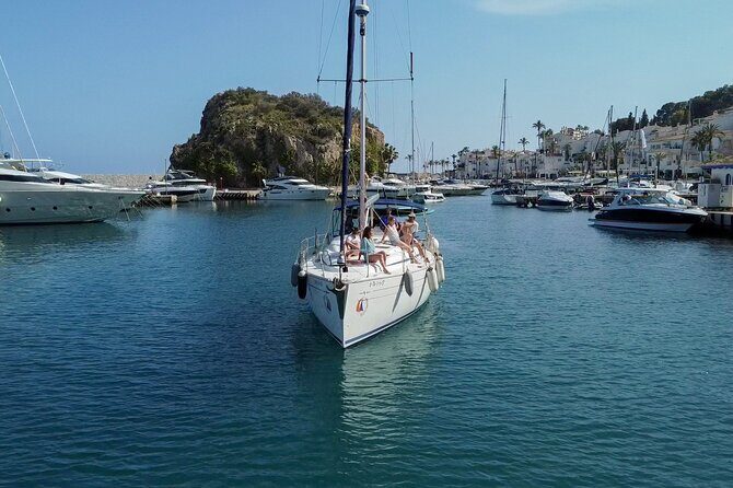 La Herradura: Sailboat with a view of Dolphins-Private - In The Sum Up