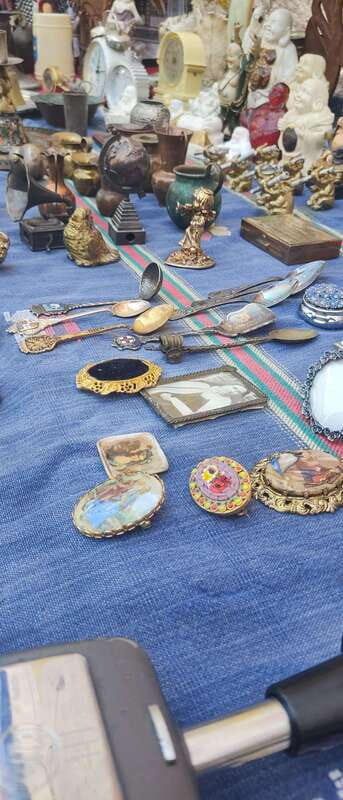 La Lagunilla's Antique Bazaar - Food and Drinks: A Feast for the Senses