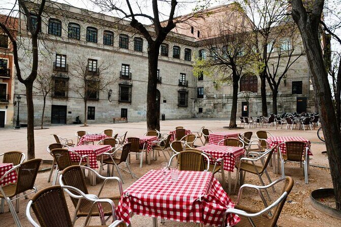 La Latina to Madrid Guided Tour with Breakfast - Key Points