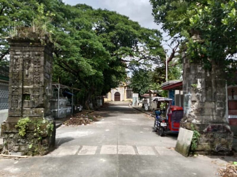 La Loma Catholic Cemetery Walking Tour - Key Points
