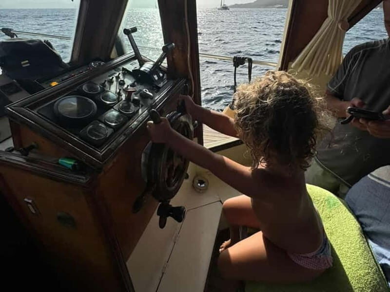 La Maddalena boat tour with lunch and drinks included - FAQ
