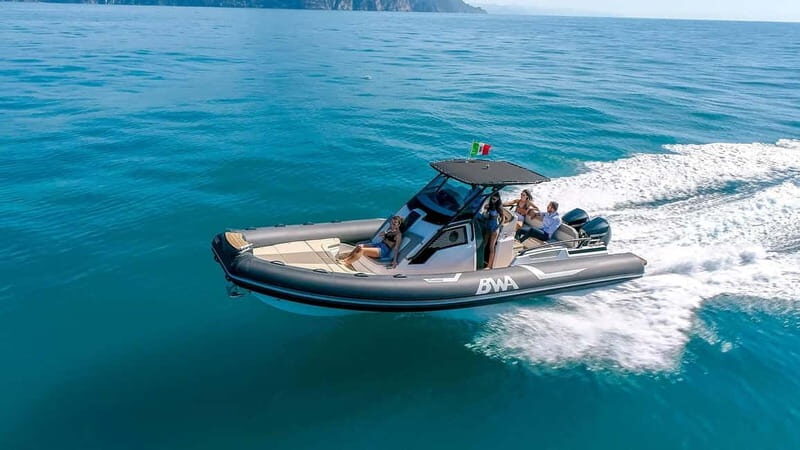 La Maddalena: island tour with aperitif and brunch on board - The Boat: Comfort, Safety, and Style