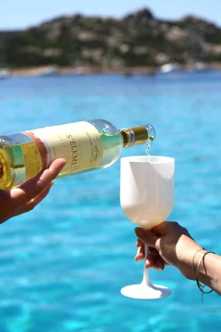 La Maddalena: tour of the islands and lunch aboard the Dolce Vita sailing ship. - FAQs