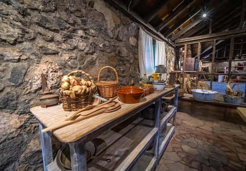 La Orotava:Casa de los Balcones & Molino del Hoyo Gofio Mill - Who Will Enjoy This Tour?