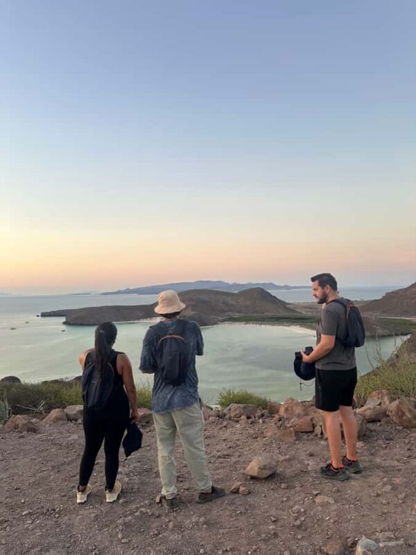 La Paz: Balandra Bay Sunset Hike with Guide & Snacks - Who Should Consider This Tour?