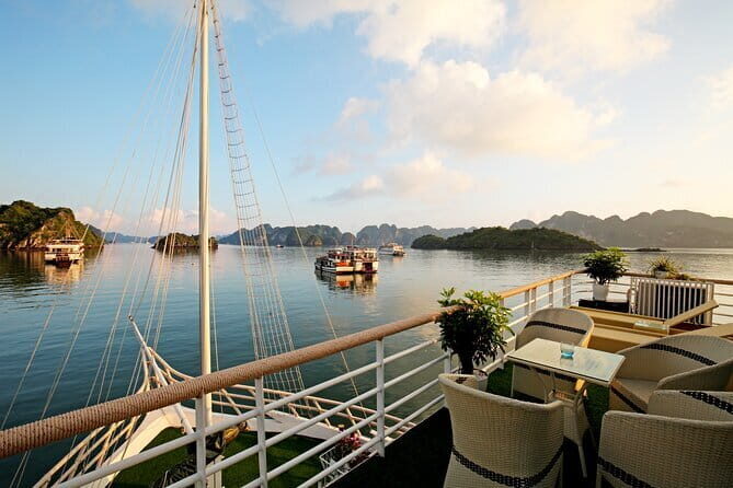 La Pinta Cruise Explore Halong and Lan Ha Bay from Hanoi 3 days. - Key Points