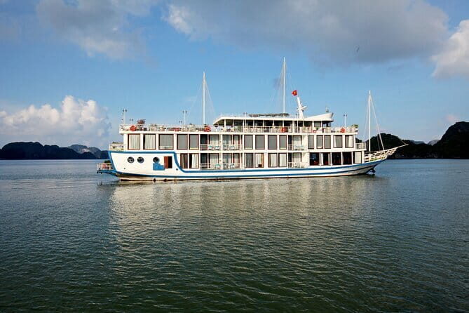 La Pinta Cruise Explore Halong and Lan Ha Bay from Hanoi 3 days. - Exploring Lan Ha Bay and Other Highlights