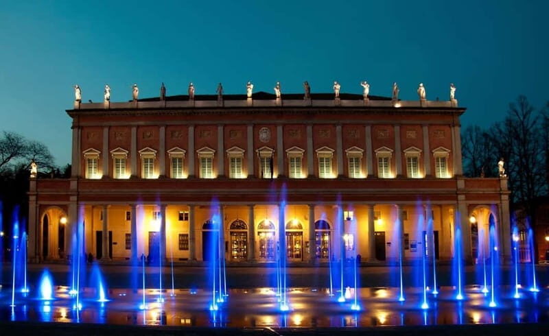 La Reggio Noire: a tour of the crime stories of the past by Night. - Key Points