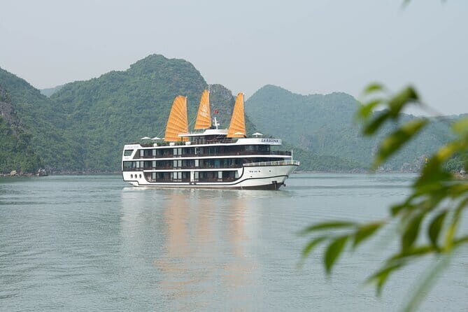La Regina Overnight Cruise - Queen of The Bay - 2 Days 1 Night - An Elegant Voyage into Lan Ha Bay