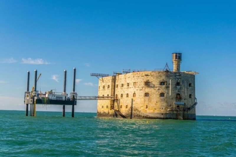 La Rochelle : Private Custom Walking Tour With a Local Guide - Authenticity and Local Knowledge