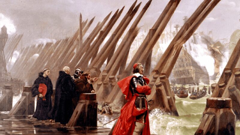 La Rochelle: Siege of La Rochelle Guided Walking Tour - Analyzing the Experience: What’s Included and What’s Not