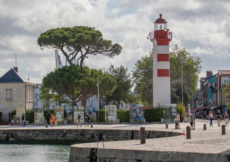 La Rochelle: urban walking tour with commentary by a local guide - Introduction