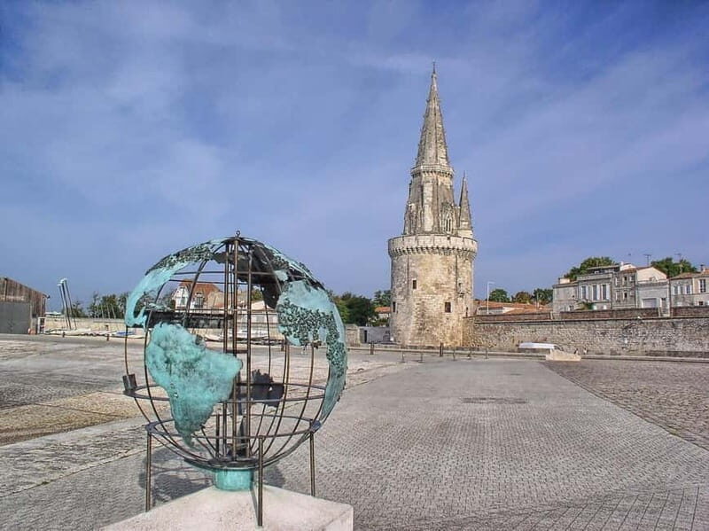 La Rochelle: urban walking tour with commentary by a local guide - The Sum Up
