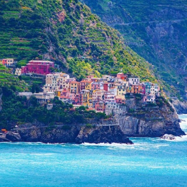 La Spezia: Cinque Terre Rainbow Village Coastal Road Tour - The Guides and the Group Experience