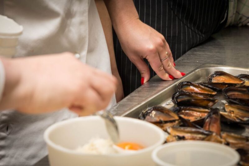 La Spezia: Market Visit and Seafood Cooking Class with Lunch - Setting the Scene: Why Choose This Tour?