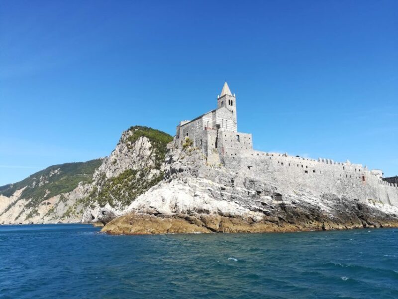 La Spezia : Private Sailboat tour of cinque terre with lunch - The Lunch and Drinks: A Culinary Delight