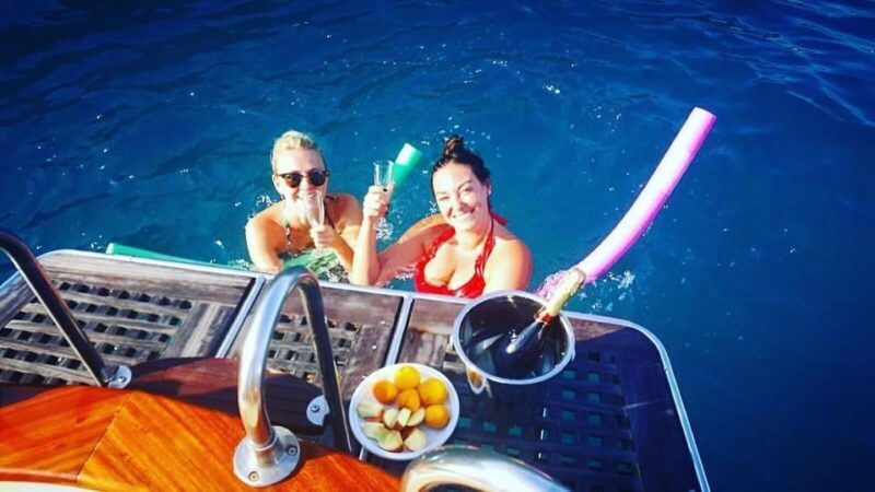 La Spezia: Sunset Boat Tour with Aperitivo and Snacks - Paying Attention to the Details