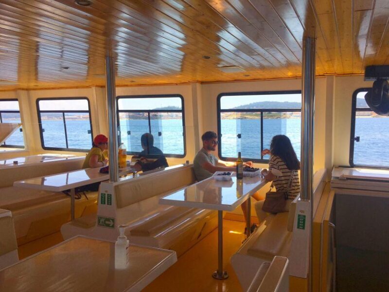 La Toja: Boat Tour at the Arousa estuary with mussel tasting - Key Points