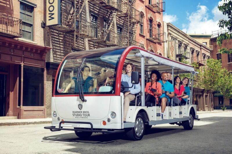 LA: Warner Bros. Studio Tour Hollywood & Bus Tour Package - The Celebrity Homes Tour: Star-Spotting and Spectacular Views