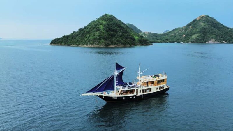 Labuan Bajo: 2 Nights Komodo Liveaboard on Phinisi Boat - An In-Depth Look at the Experience