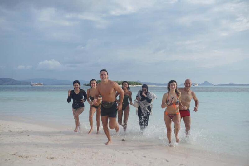 Labuan Bajo: 3-Day Komodo Liveaboard Adventure with VIP Boat - What Does the Experience Feel Like?