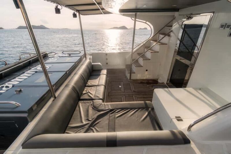 Labuan Bajo: Komodo Family Tour with Documentation - Transportation and Group Size